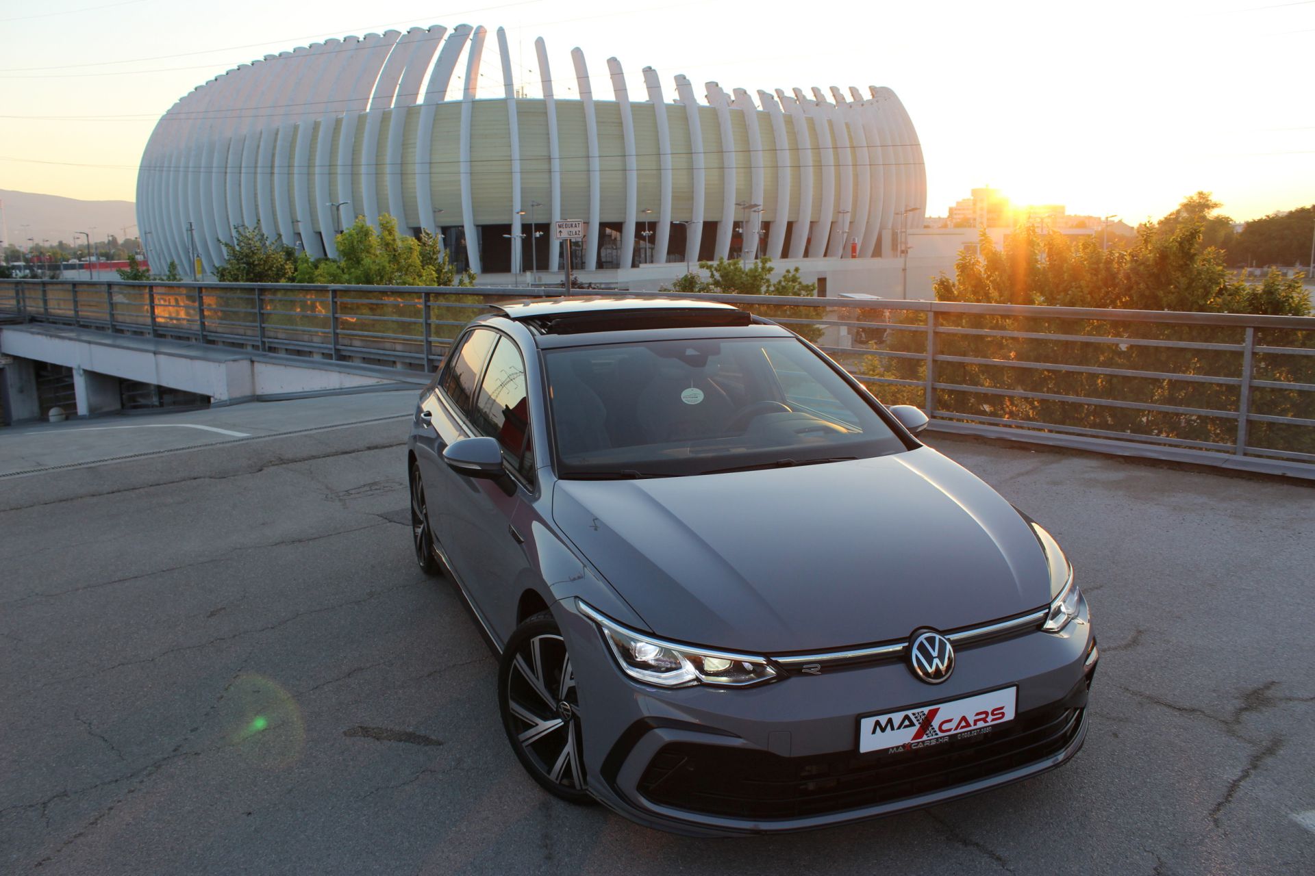 Volkswagen Golf 8 2.0 R-line - Novi model | Info Max Cars d.o.o.